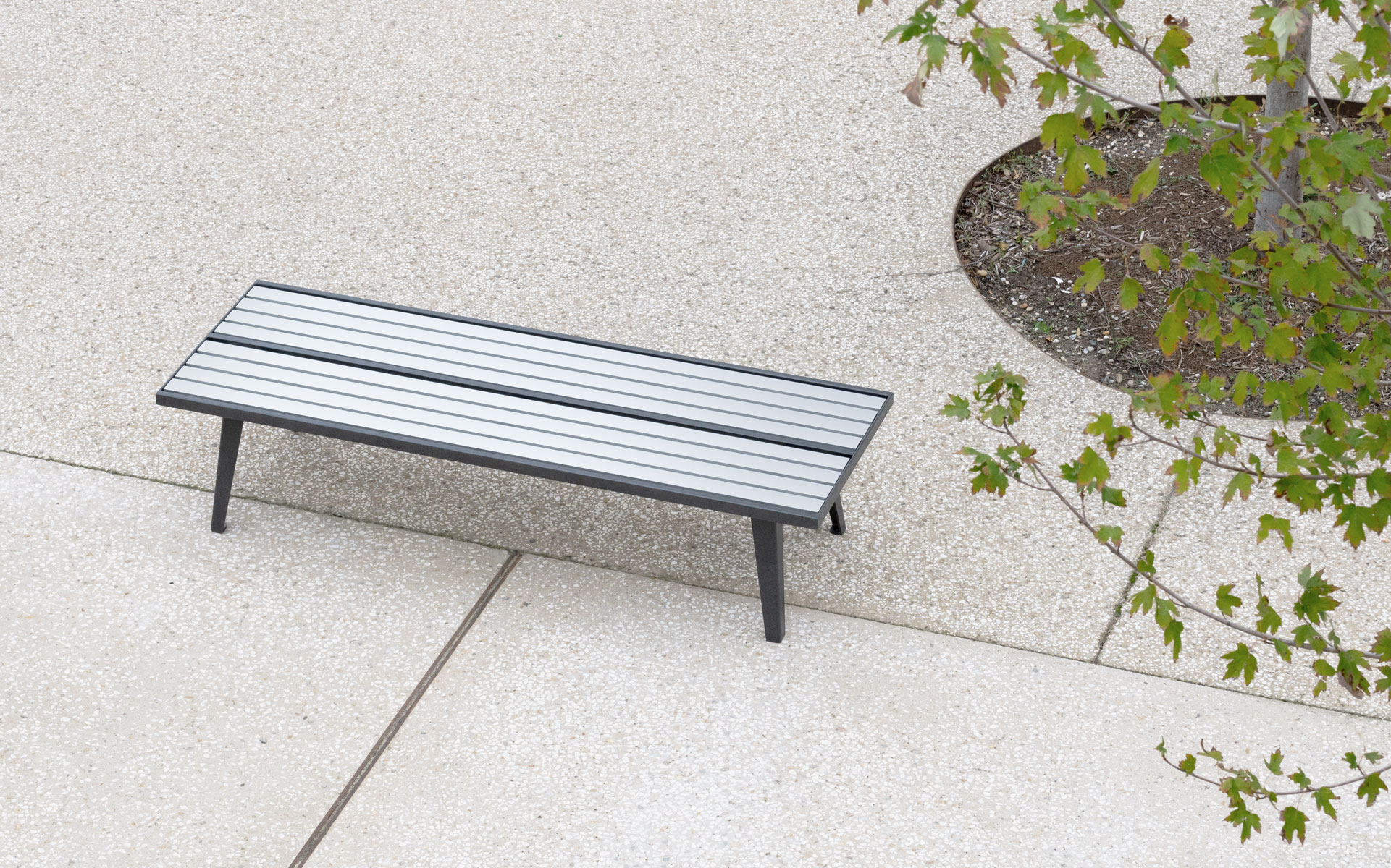 Atlanta aluminium Backless bench - aréa | street furniture